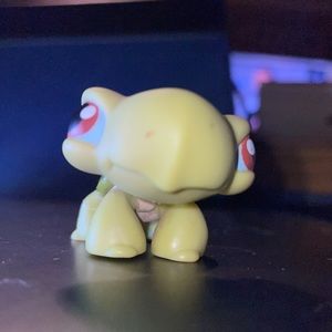 Hasbro | Toys | Littlest Pet Shop Lps 204 Turtle Orange Stripes On Back ...